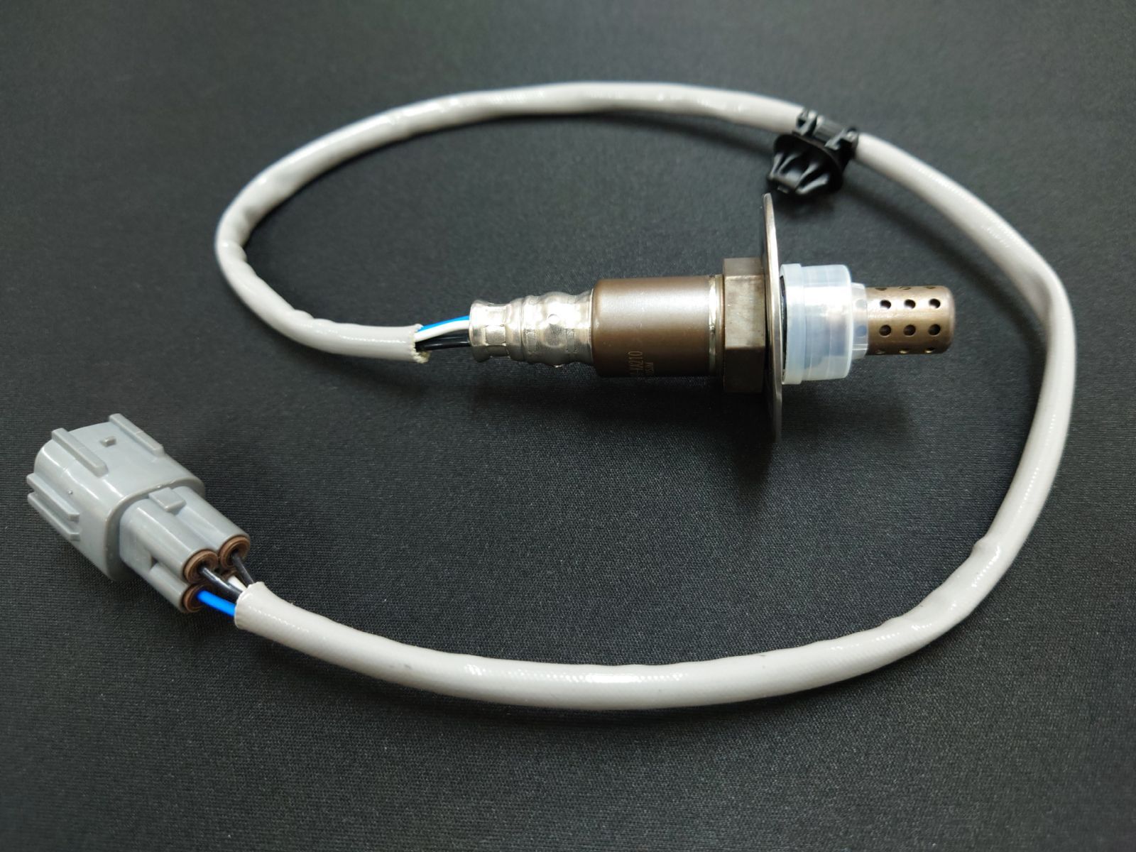 O2センサー スバル 22690-KA330 22690KA210 エキマニ側 - メルカリ