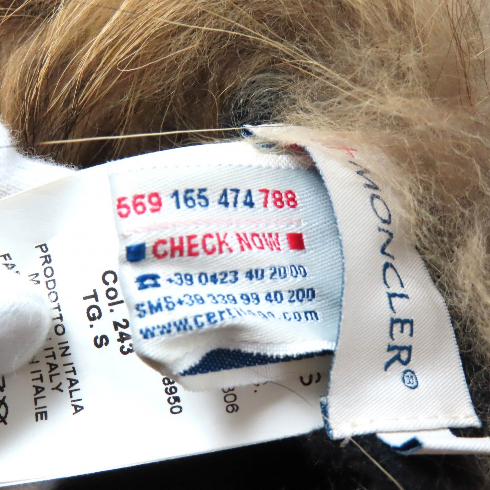 極美品☆MONCLER モンクレール ロゴワッペン付 ラクーンファー使い