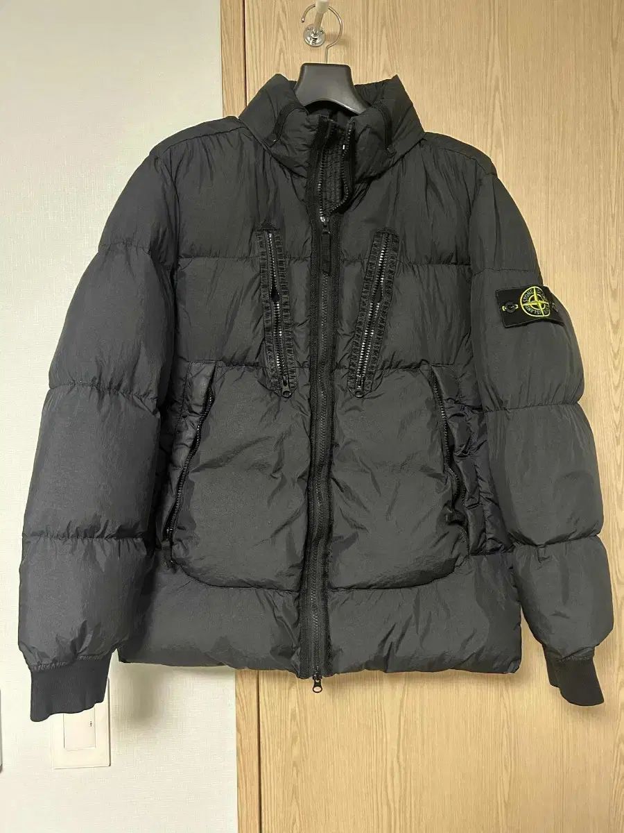 【雷市場（ポンジャン）商品韓国直送】 21fw ／ M STONE ISLAND(ストーンアイランド) クリンクルレップス フードなし ダウンジャケット - メルカリ