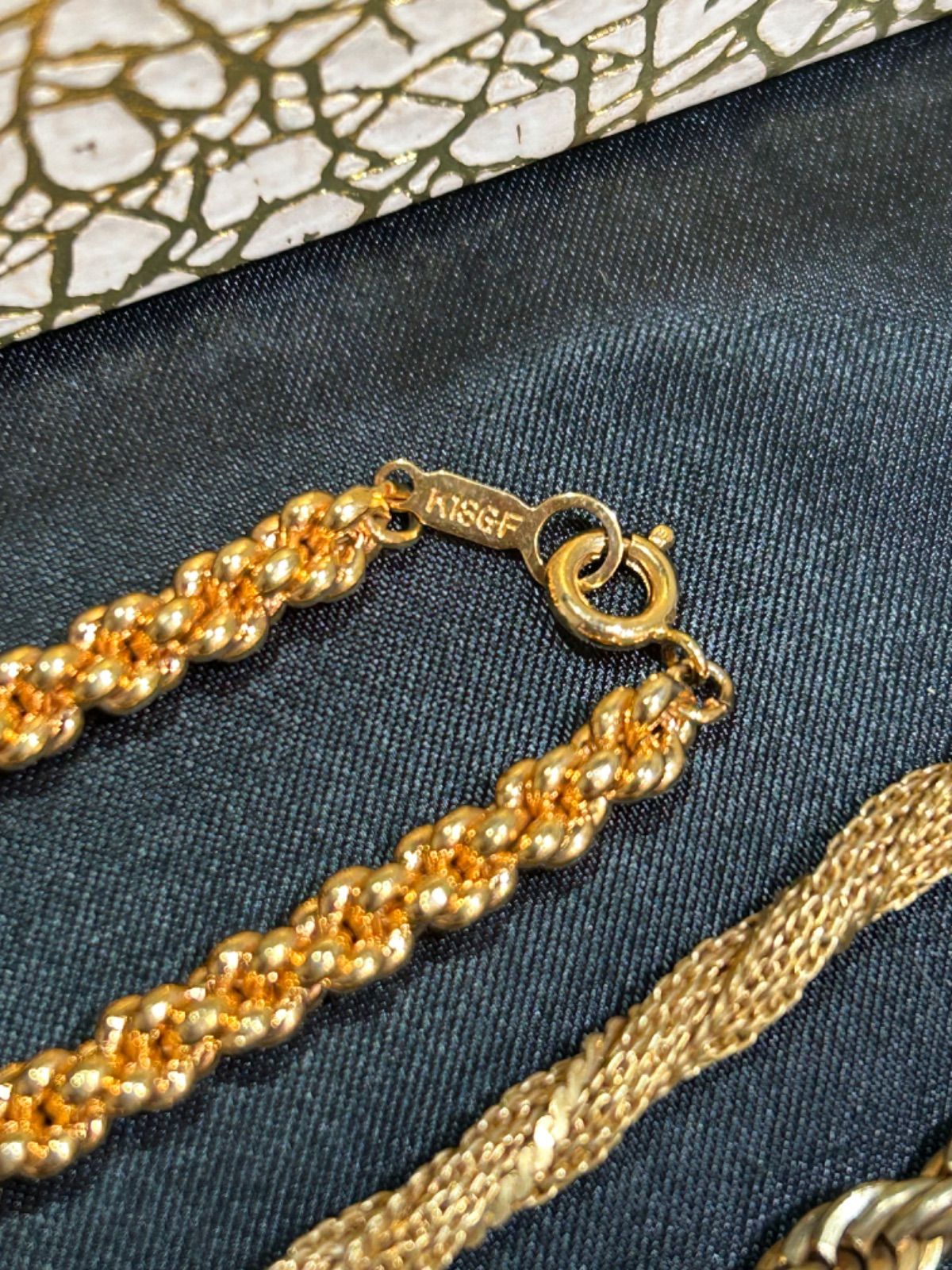 遺品整理 生前整理 ホールマーク お銚子 金杯 メダル 24k GP アクセサリーまとめ売り ネックレス 18K GF カフス タイピン パール 真珠 瑪瑙 べっ甲 珊瑚 東北新幹線開通記念 ...