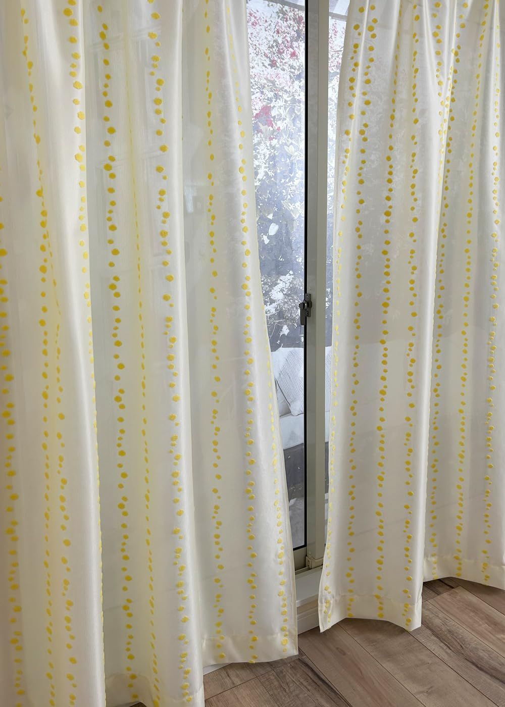 【人気商品】幅130cm×丈88cm ドット柄 水玉柄 イエロー UVカット 保温 断熱 遮熱 高機能 2枚組 遮像性 レ-スカ-テン パイル ...