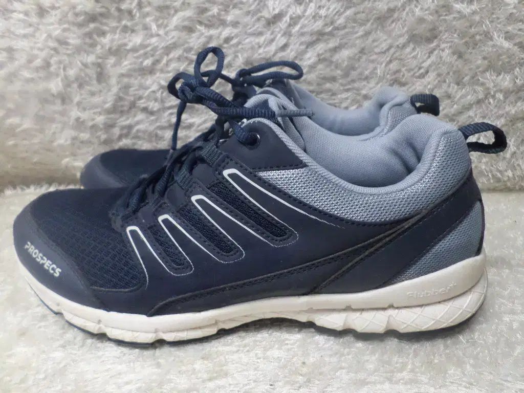 【雷市場（ポンジャン）商品韓国直送】 ホイリック・リリーフ 280 PROSPECS(プロスペックス) スニーカー トレッキングシューズ 中古 靴 - メルカリ