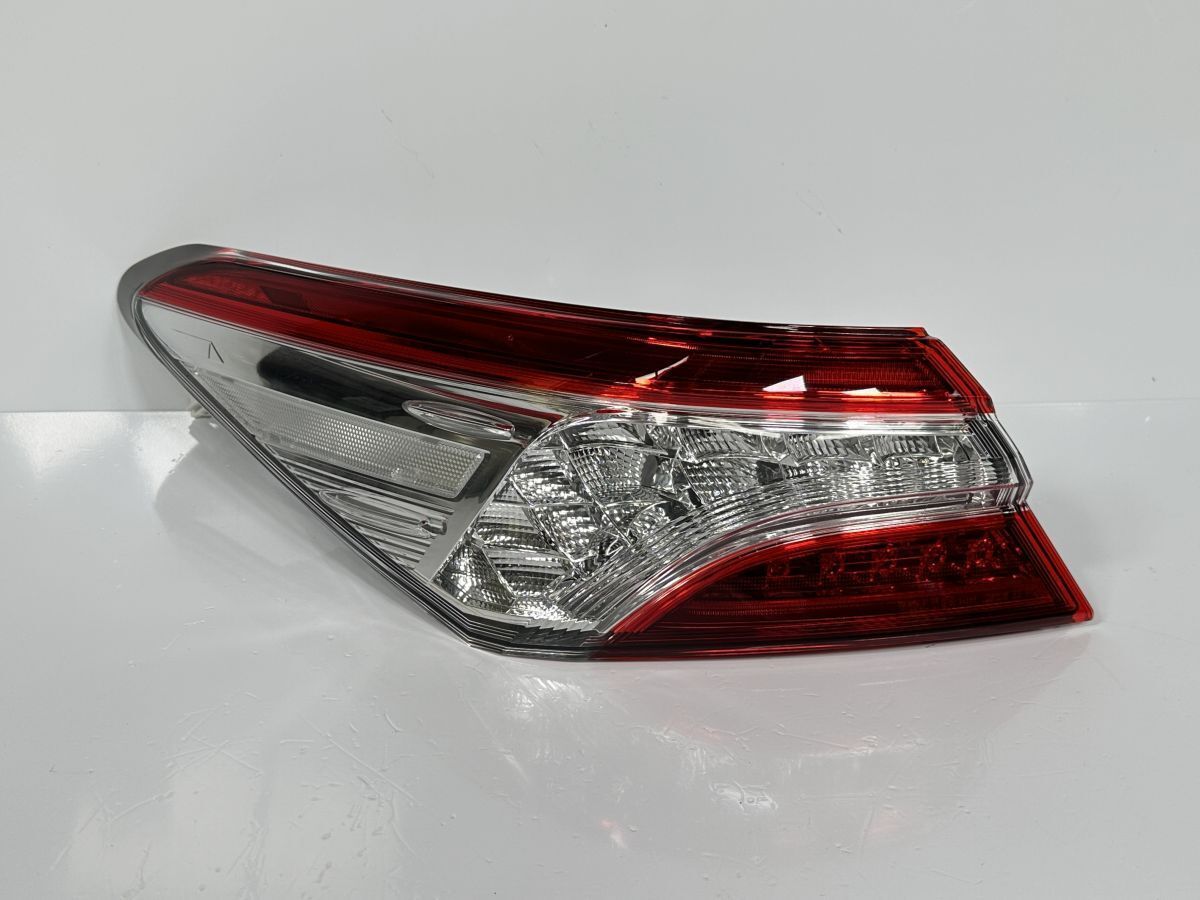 70系 カムリ AXVH70 AXVH75 前期 純正 左テールランプAssy テールライト 外側 LH LED 81560-33690 33 ...
