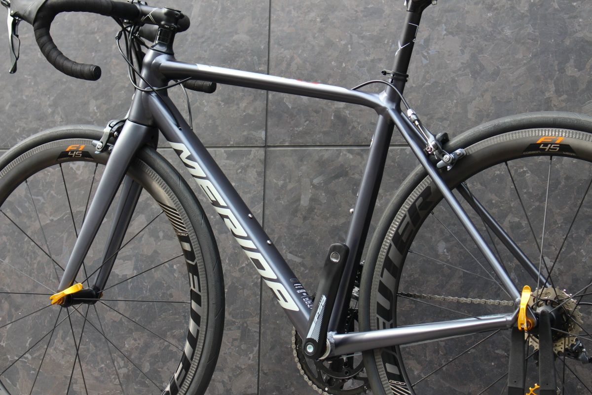COLNAGO 「コルナゴ」 C59 2011年モデル 偏平 ロードバイク COLNAGO 「コルナゴ」 C59 2011年モデル 偏平 ロードバイク