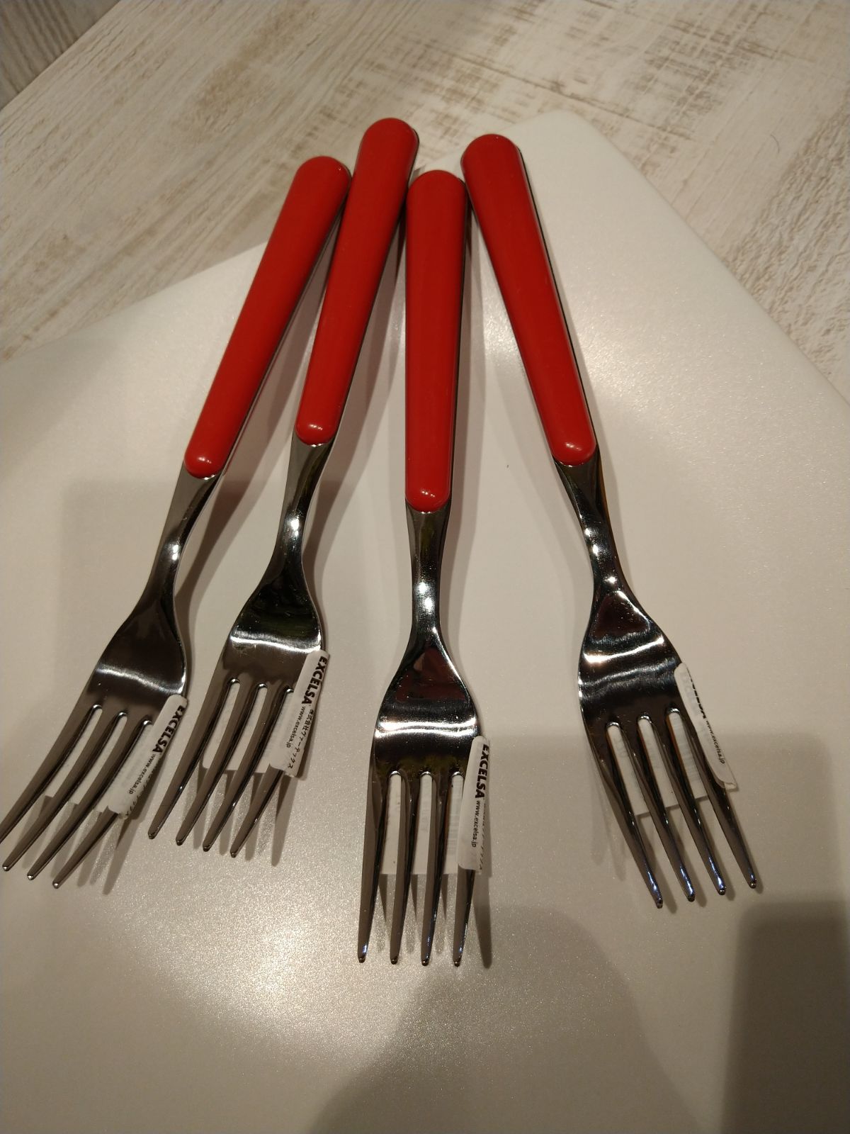 4本組 イタリアのブランドEXCELSAのテーブルウェアシリーズ "TRENDY" TABLE FORK RED "トレンディ" テーブル ...