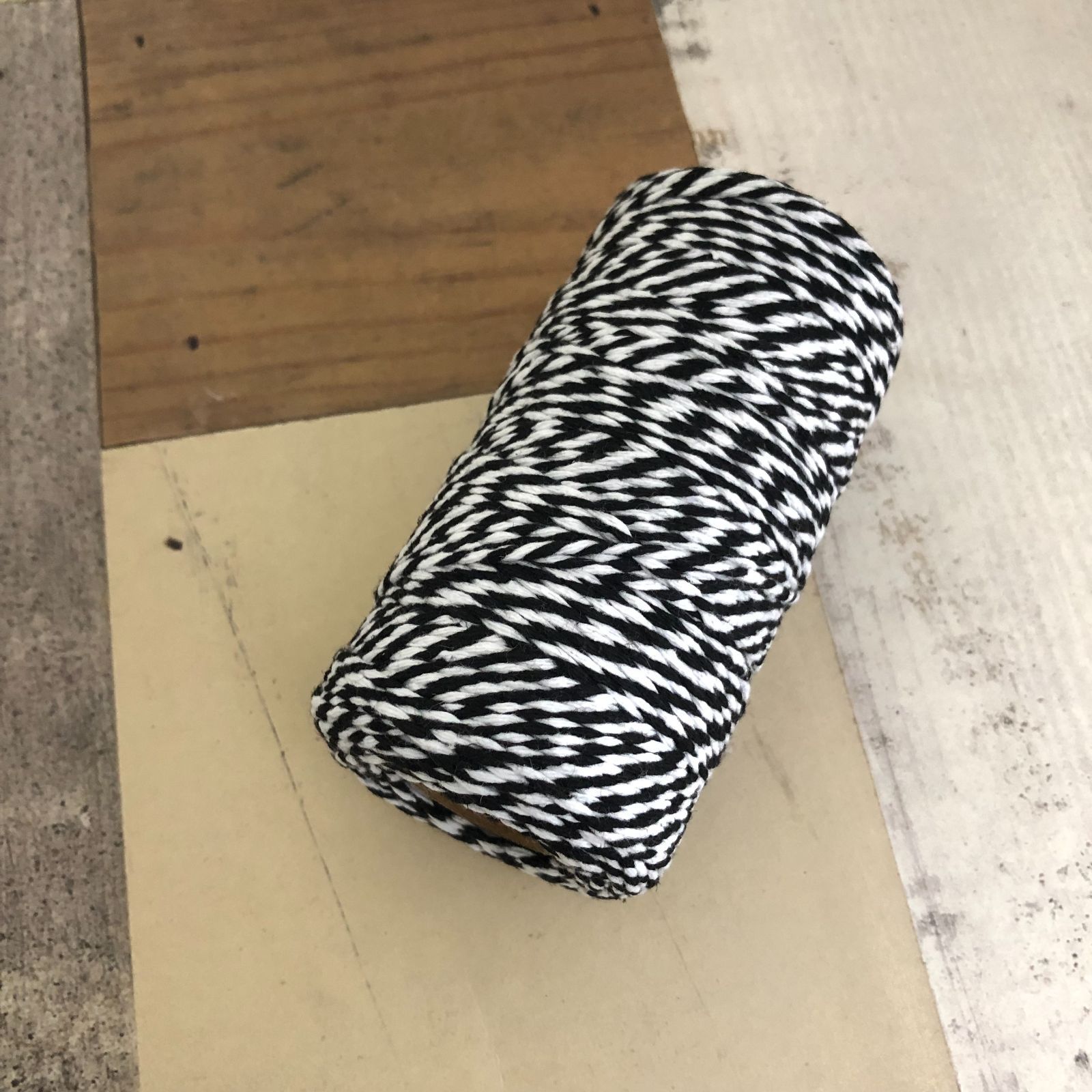 031・X099 ダルトン 黒×白 USA ラッピング紐 約100m Baker's Twine（ベーカーズ トゥワイン）タグ紐 アメリカタグ ...