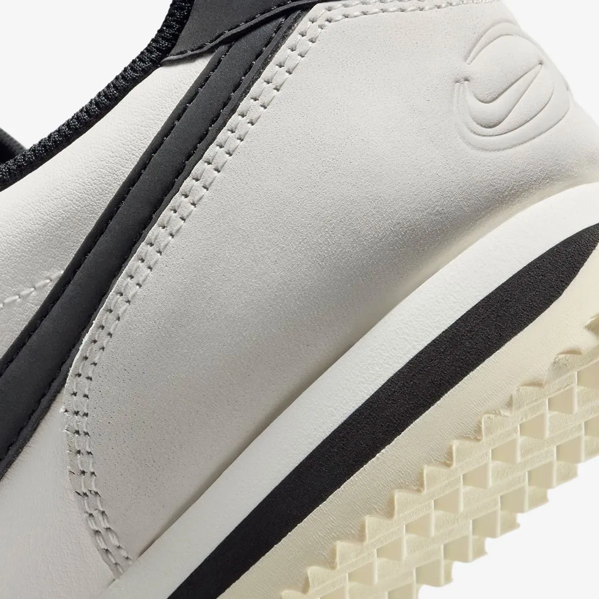 ナイキ] コルテッツ SE [W Cortez SE] ファントム/ライトボーン