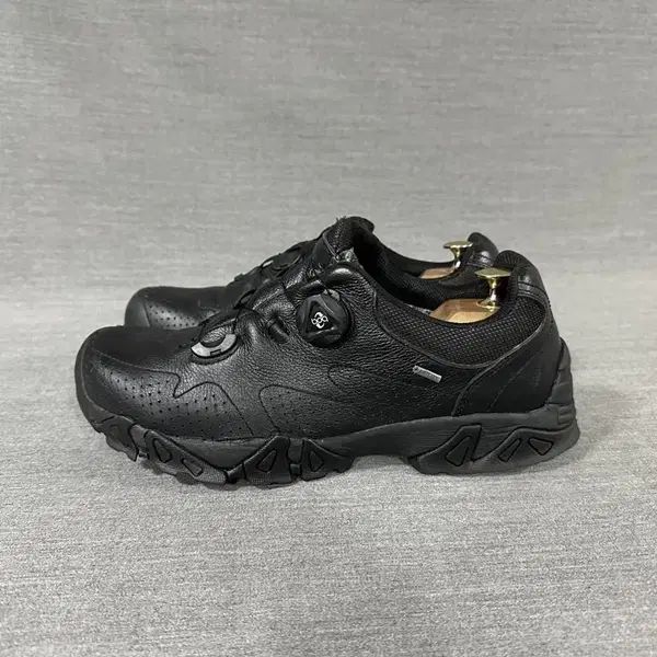 【雷市場（ポンジャン）商品韓国直送】 Treksta(トレクスタ) コブラ ボア GORE-TEX(ゴアテックス) ハイキングシューズ/男性用 ( 275mm )/ s10422 - メルカリ