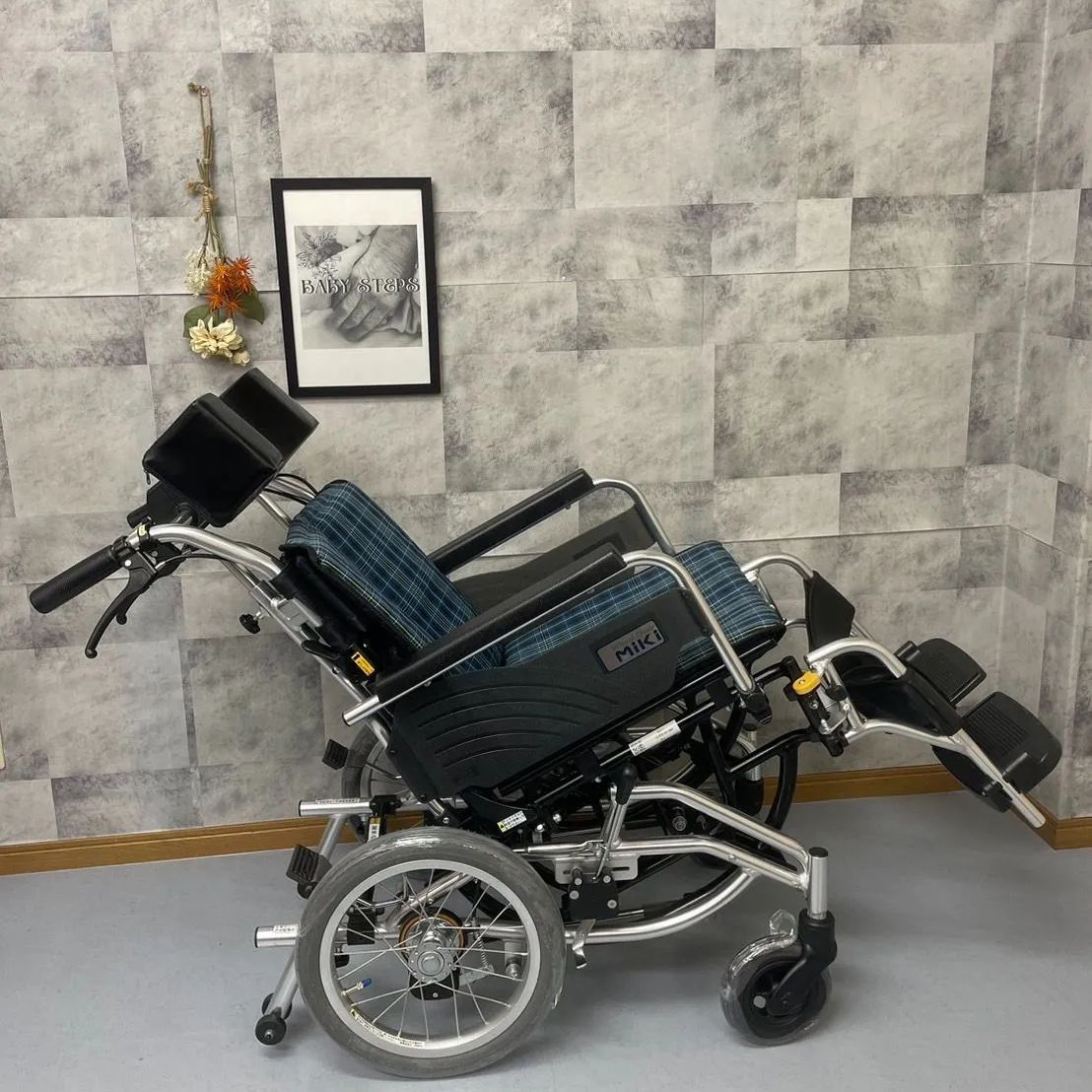 SKT-7 Miki 介助型車椅子 ティルト仕様 コンパクト車椅子 介助式 スキットシリーズ ミキ 中古 介護用品 - メルカリ