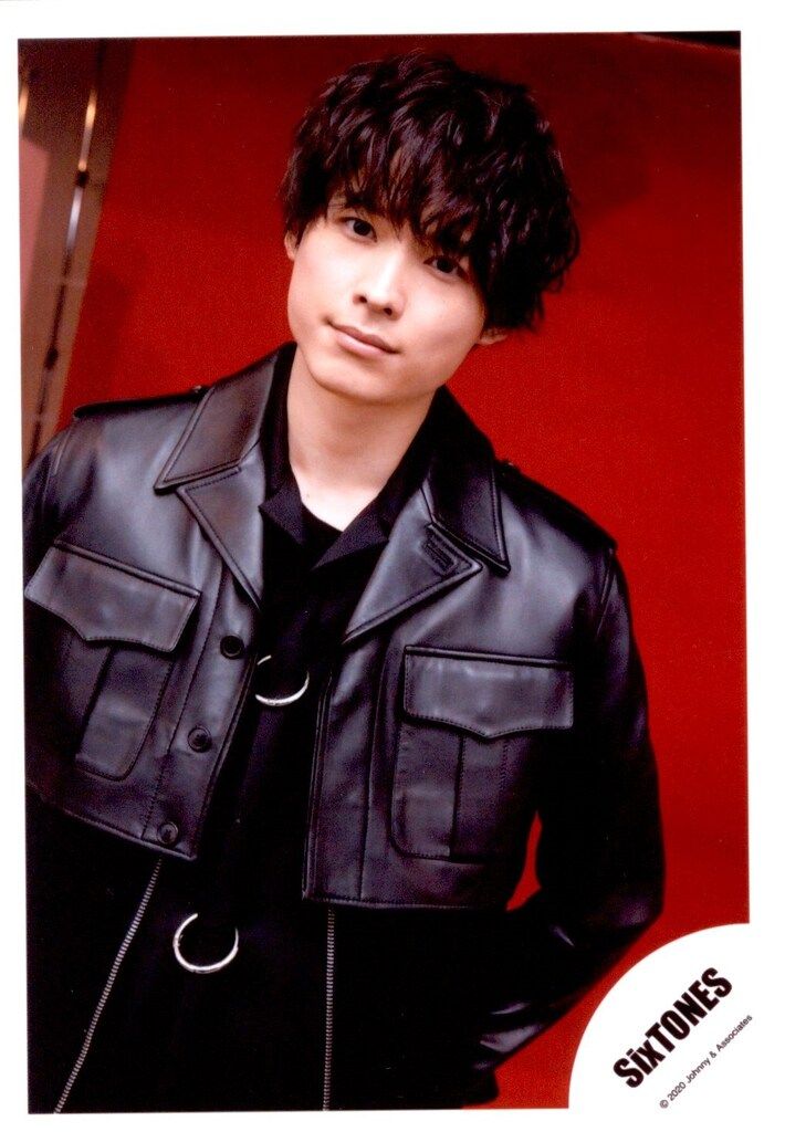 SixTONES 20年Johnnys' IsLAND STOREオフショット夏 松村北斗 公式写真 *1枚 - メルカリ