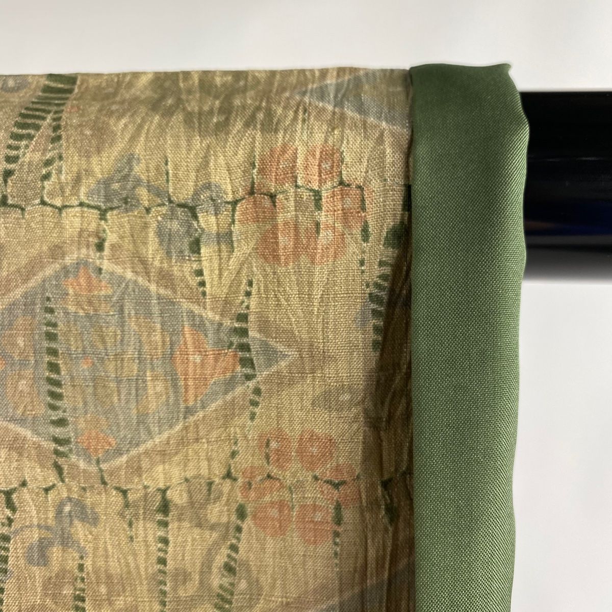 平和屋着物○ろうけつ染め作家 狩野嘉一郎 小紋 枝花文 暈し染め 正絹