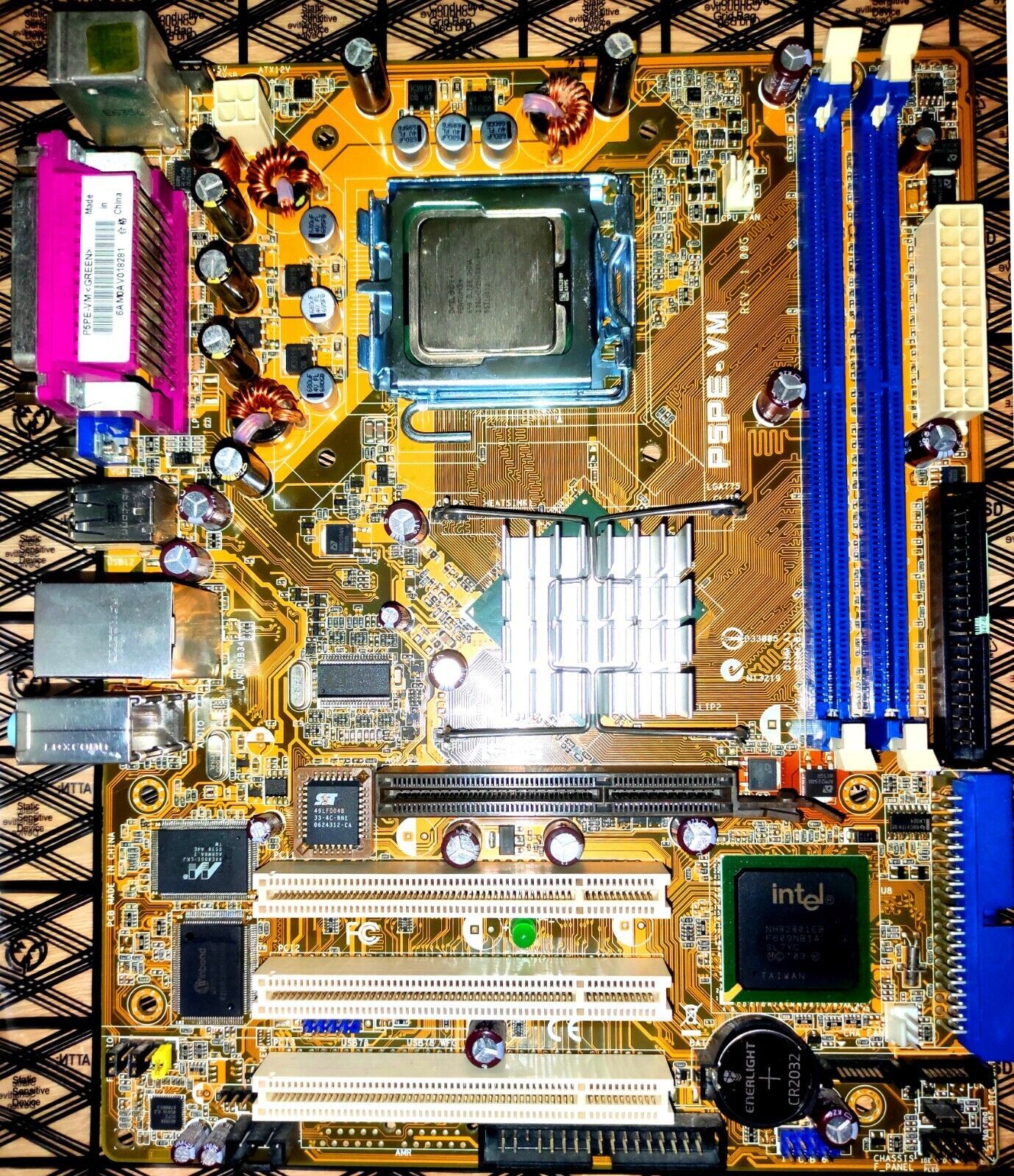 ASUS P5PE-VM (グリーン) ソケット 775.+ CPU Pentium4 640 (Lan なし) - メルカリ