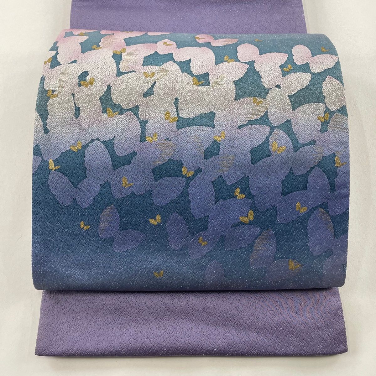 袋帯 秀品 蝶 銀糸 箔 薄紫 お太鼓柄 正絹 【中古】 - メルカリ 袋帯 秀品 蝶 銀糸 箔 薄紫 お太鼓柄 正絹 【中古】 - メルカリ