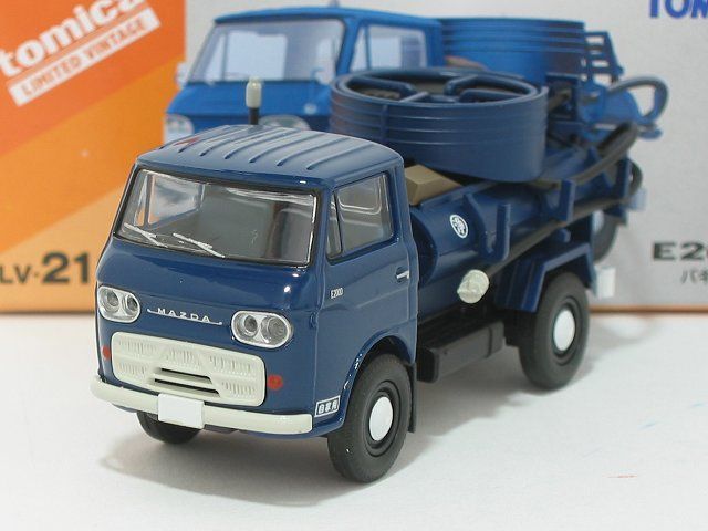 マツダ E2000 バキュームカー（紺）LV-211a【トミーテック社1/64ミニカー】【トミカの時】 - メルカリ