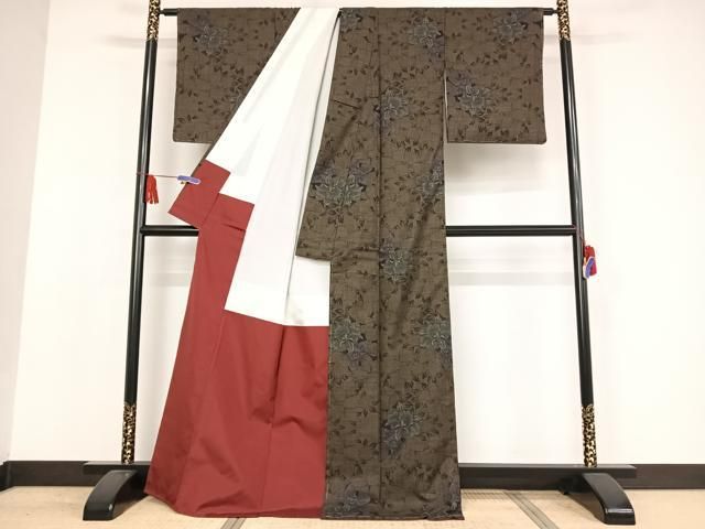 平和屋着物●本場大島紬　古代染色純泥染　カタス9マルキ　更紗文　こしま大島紬　証紙付き　正絹　逸品　未使用　AABE5845ph 平和屋着物○本場大島紬 純泥染 9マルキ 草花文 くぼた織物謹製 証紙