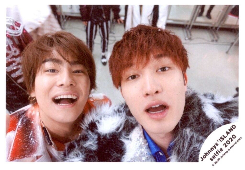 SixTONES 20年セルフィー企画 森本慎太郎/ジェシー 公式写真 *1枚 - メルカリ