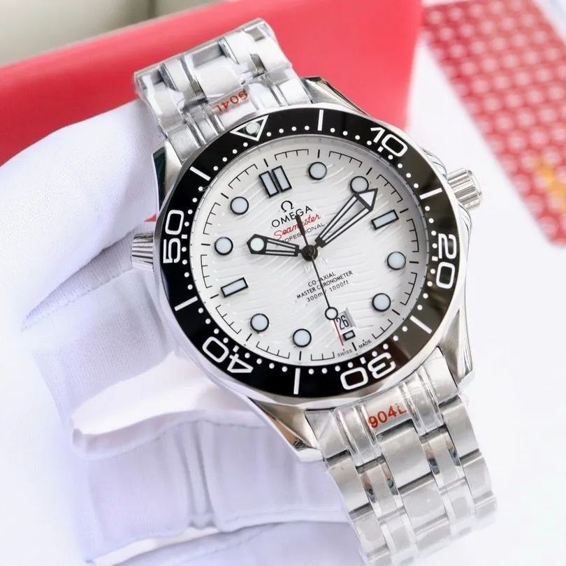 新品未使用 箱付 OMEGA 腕時計です - メルカリ