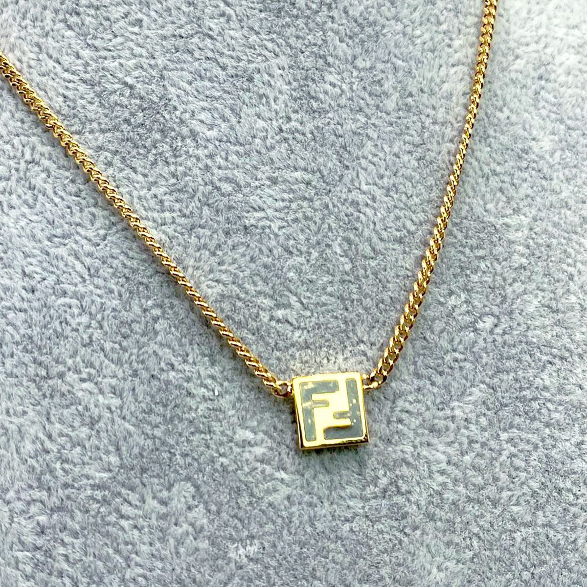 フェンディ FENDI フォーエバー ネックレス メタル 管理番号：8107 - メルカリ