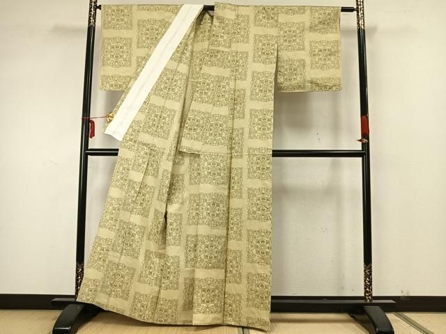 平和屋着物○本場大島紬 7マルキ 花唐草文 友原織物謹製 証紙