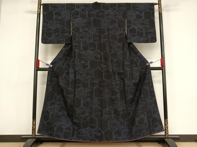 平和屋着物○本場結城紬 重要無形文化財 80亀甲 亀甲花文 正絹