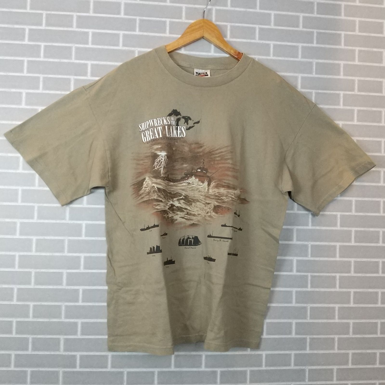 M1-00247 【Mens】TULTEX(タルテックス）半袖 Tシャツ（XL) /カーキ 裏、右袖の縫い目近くに穴有 全体的に毛羽立ち有 U-1 - メルカリ