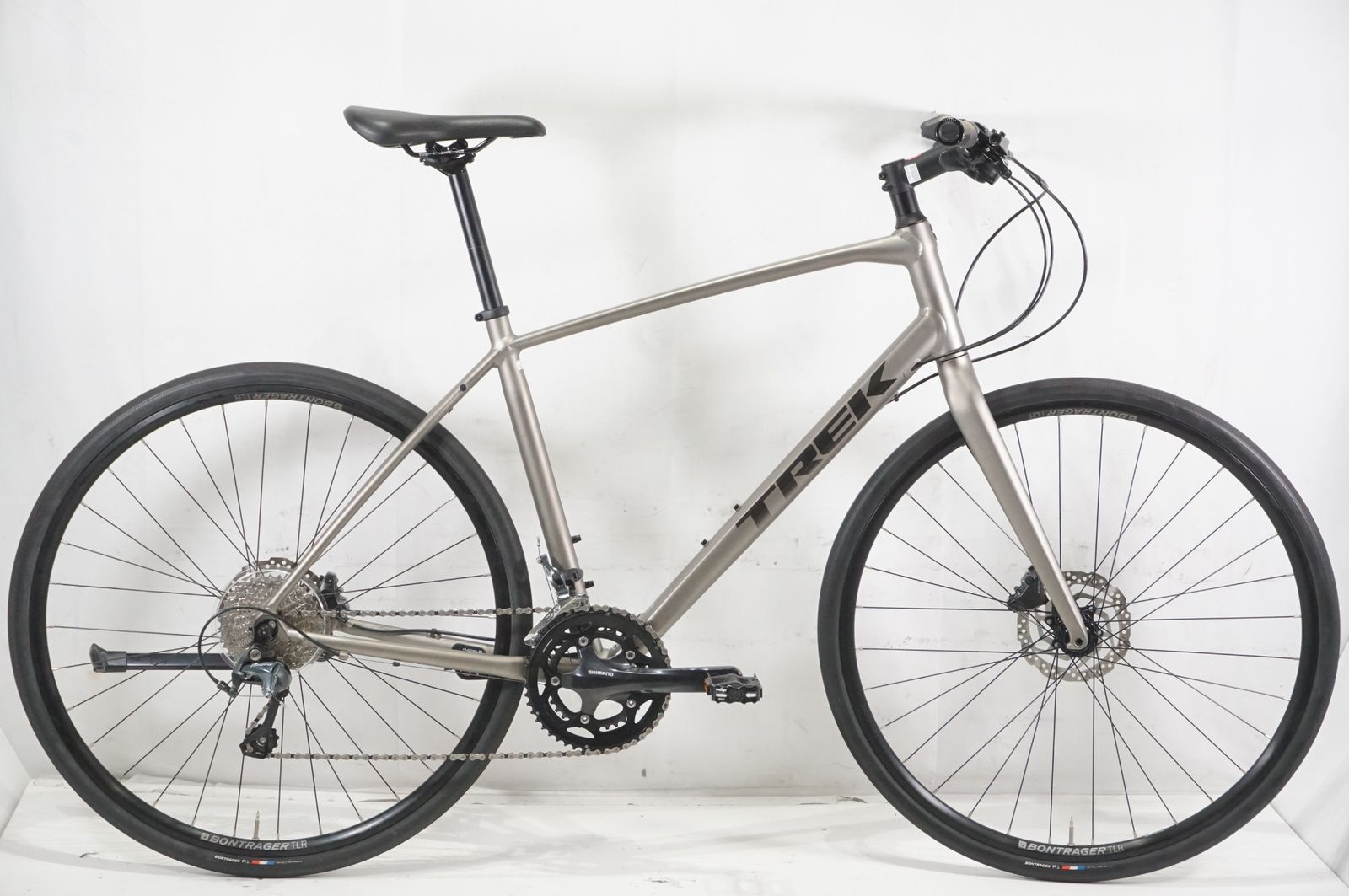 TREK 「トレック」 FX4 DISC 2019年モデル クロスバイク / バイチャリAKIBA店 - メルカリ