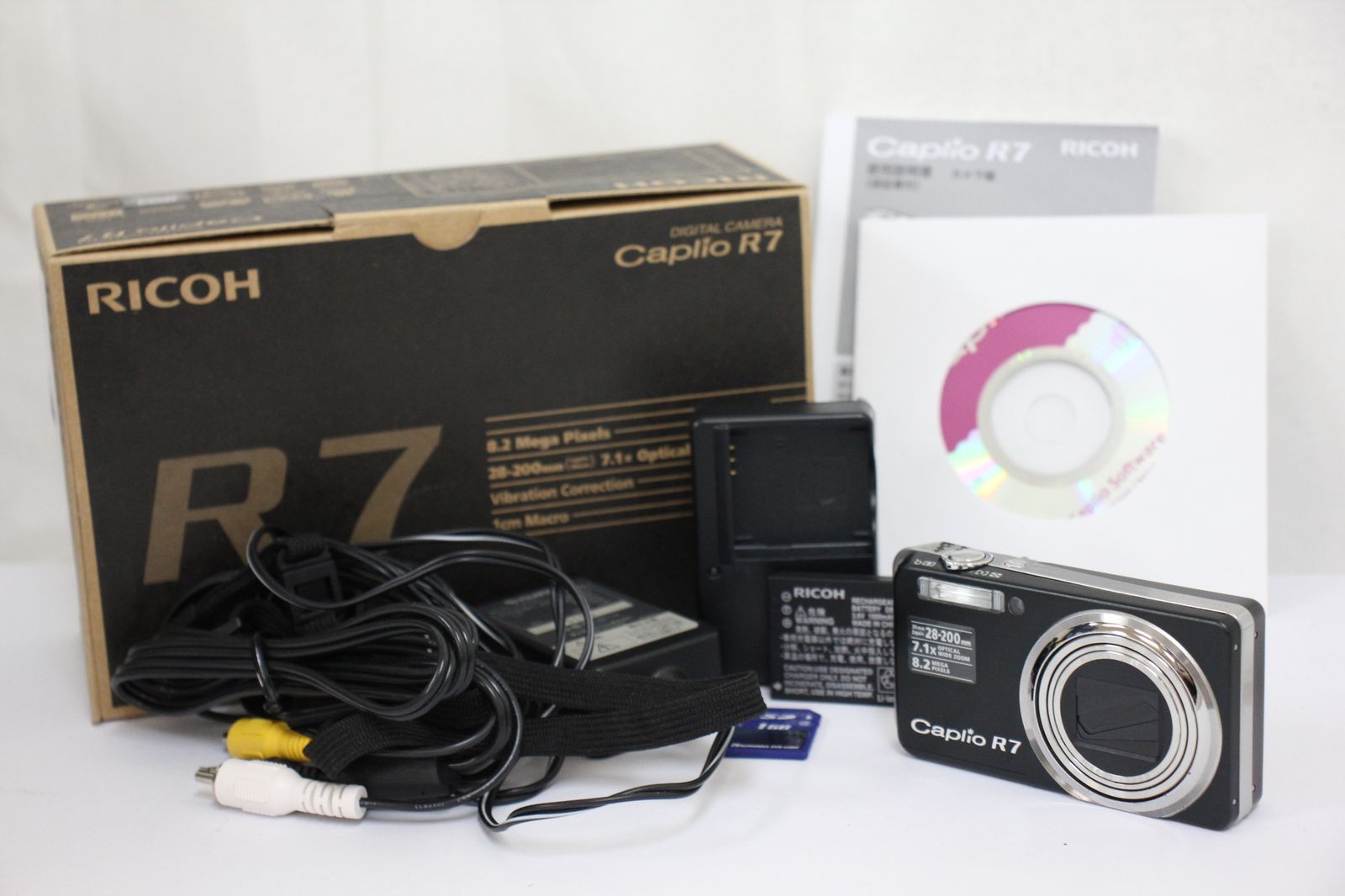 【返品保証】 【元箱付き】リコー Ricoh Caplio R7 ブラック 7.1x バッテリー チャージャー付き コンパクトデジタルカメラ ...