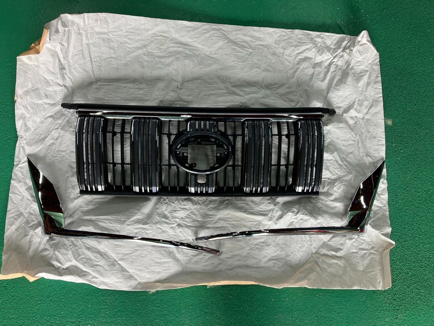 送料込み！ トヨタ純正 ランクルプラド TRJ150 ラジエーターグリル ヘッドランプガーニッシュ 中古品 - メルカリ