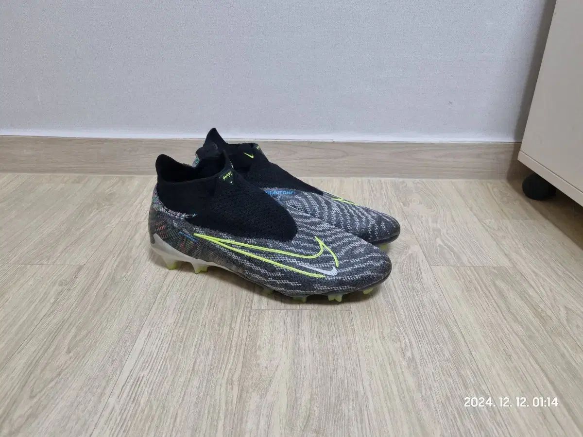 【雷市場（ポンジャン）商品韓国直送】 NIKE(ナイキ) グリップニット ファントム gx エリート Fg （ 265 ) 緊急 - メルカリ