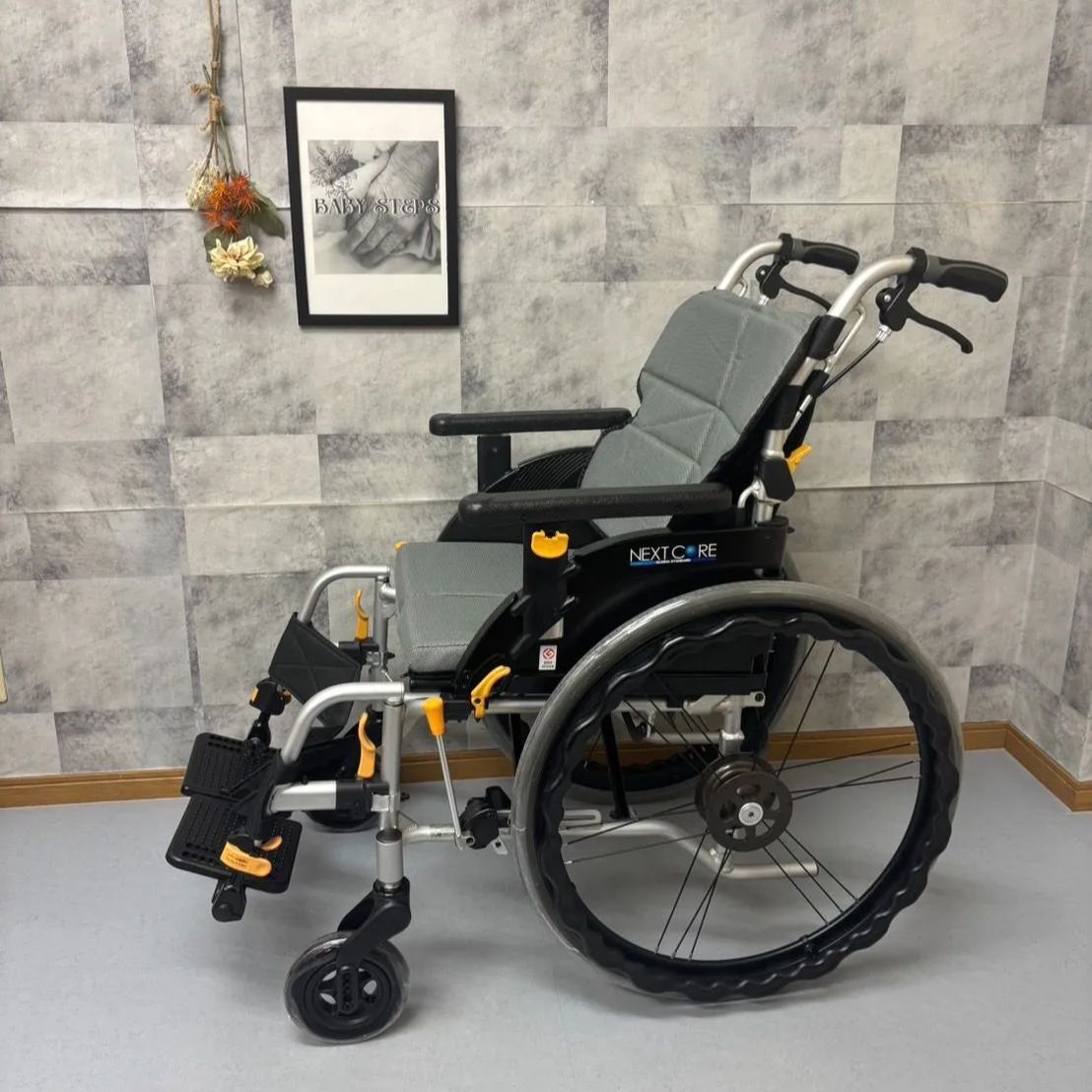 NEXT-51B 松永製作所 ネクストコアシリーズ 自走式車椅子 ノーパンクタイヤ ネクストコア ・アジャスト MATSUNAGA 中古 介護用品 - メルカリ