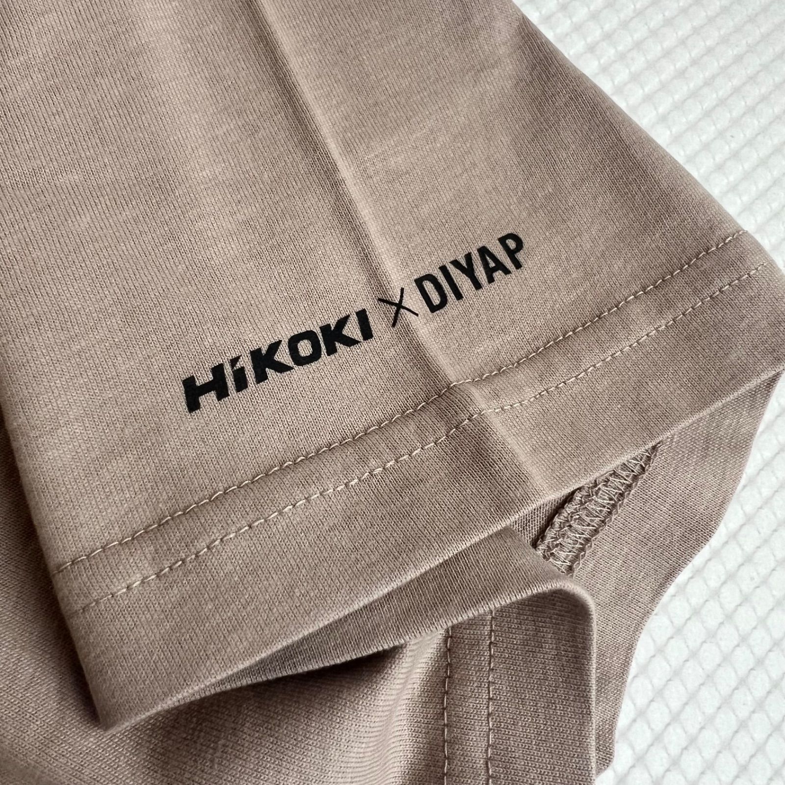 新品 HiKOKI × DIYAP ハイコーキ コラボ Tシャツ 半袖 グレージュ 1枚 3色展開あります - メルカリ
