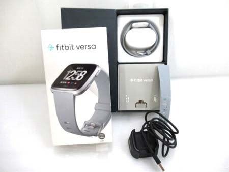 フィットビット fitbit versa ランニングウォッチ スマートウォッチ FB505 箱入り ノーチェックジャンク品 - メルカリ