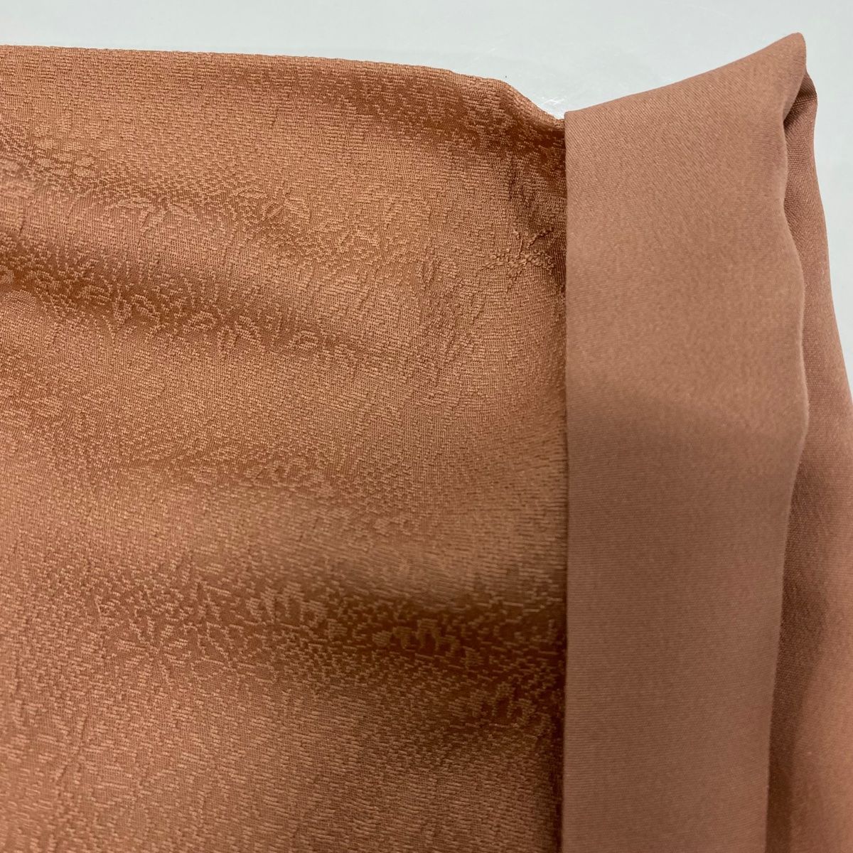 平和屋着物○上質な色無地 作家物 おたふく 璃寛茶色 正絹 逸品