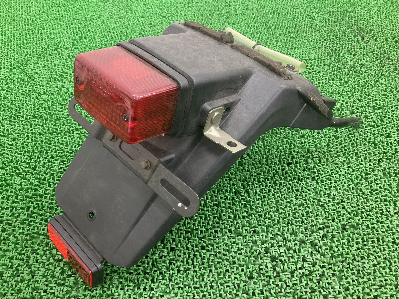 TW225 リアフェンダー 5VC ヤマハ 純正 中古 バイク 部品 DG09J リフレクター テールランプ ステー 割れ欠け無し 車検 ...