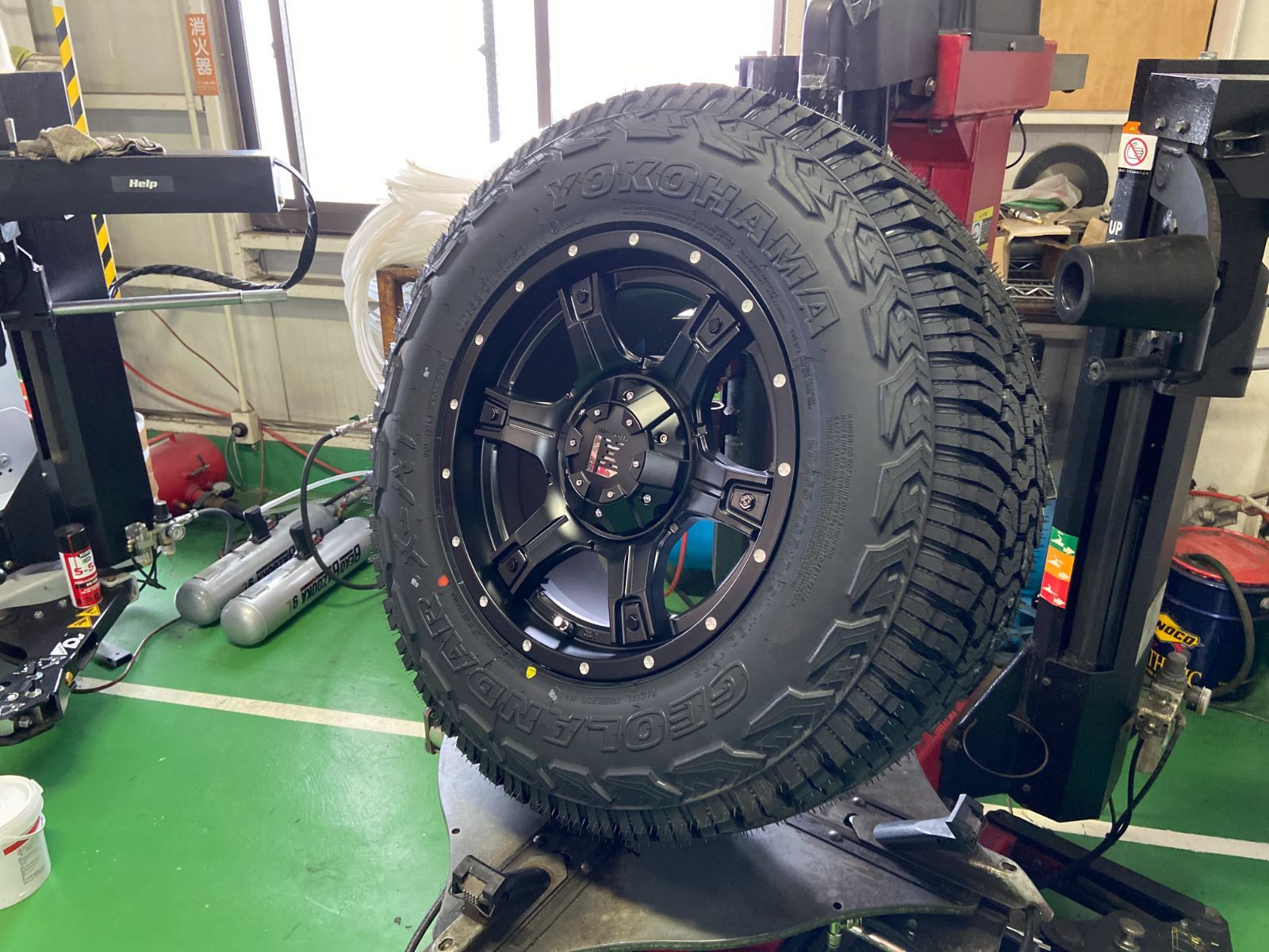 Jeep JK/JL ラングラー タイヤホイールセット 17インチ YOKOHAMA GEOLANDAR X-AT 265/65R17 265/70R17 285/70R17 LEXXEL ...