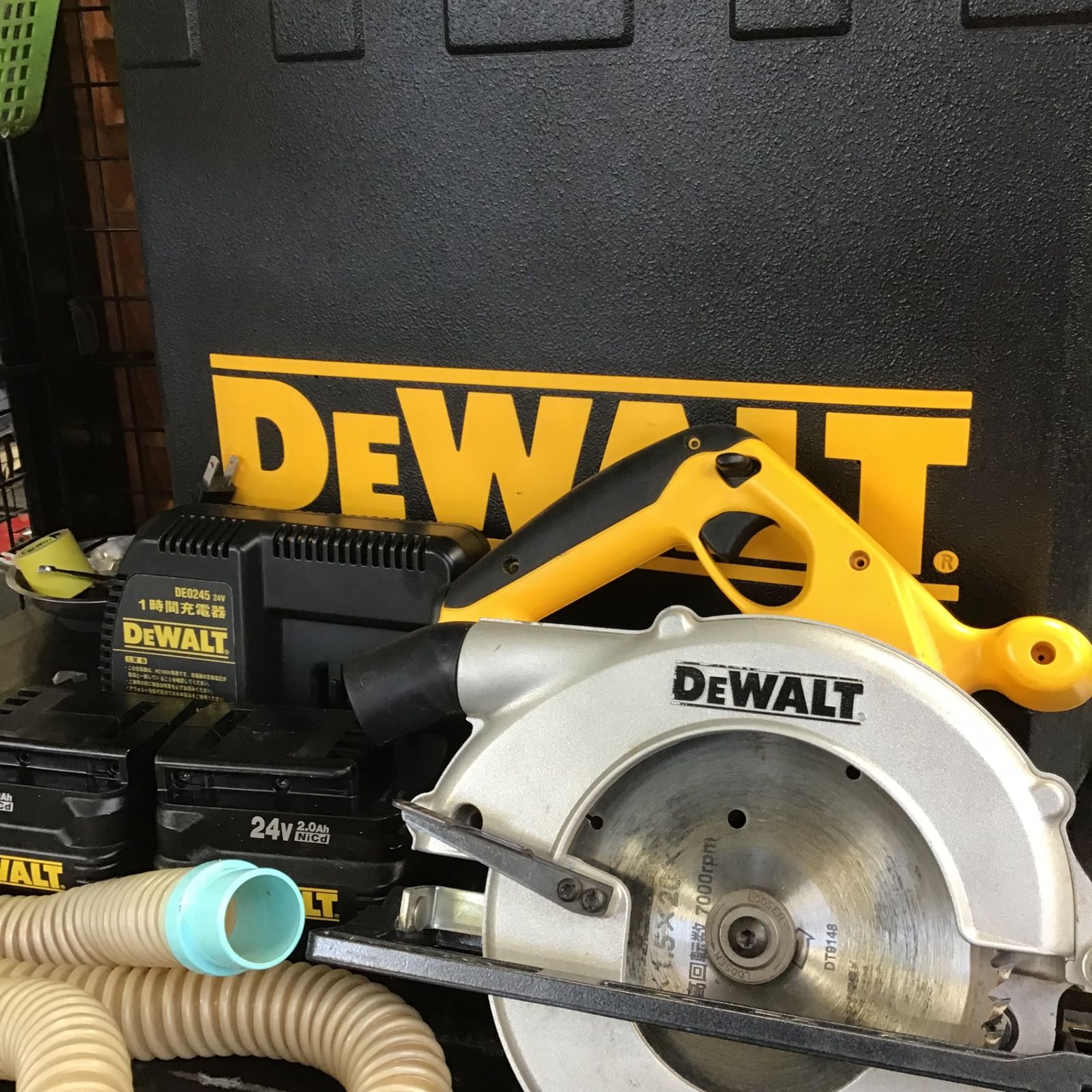 【Dewalt】24V 165mm 充電式マルノコ DW007-JP【草加店】 - メルカリ