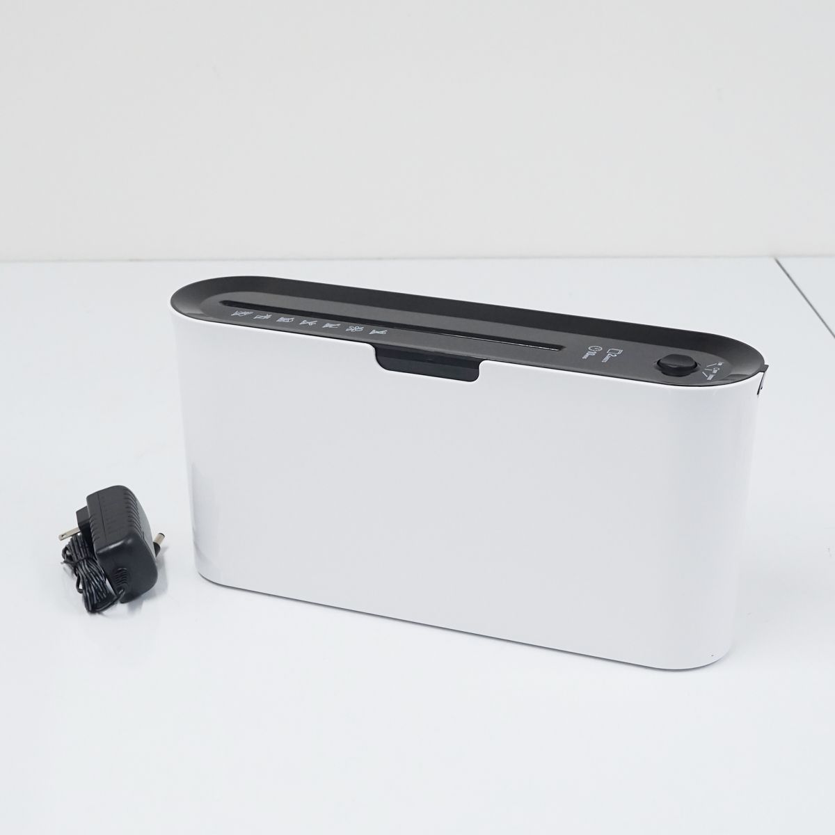 アスカ マイクロカットシュレッダー BKS-B05W USED美品 ASMIX 電動シュレッダー A4 スリムタイプ ホワイト 完動品 S V0382 - メルカリ