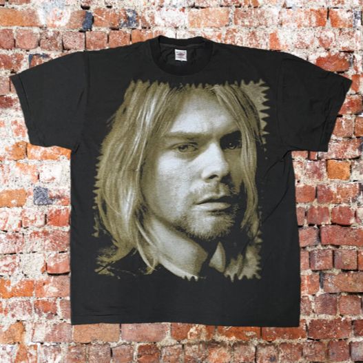 Kurt Cobain / カートコバーン Tシャツ ニルヴァーナ - メルカリ Kurt Cobain / カートコバーン Tシャツ ニルヴァーナ - メルカリ