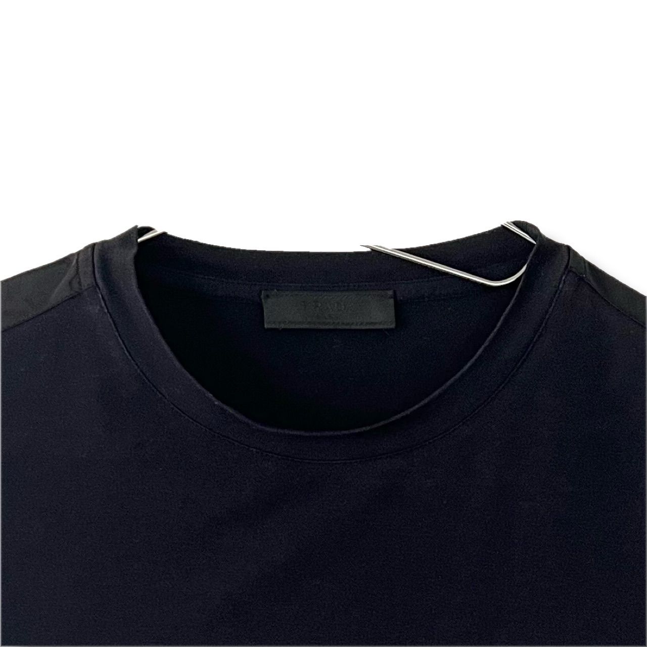 PRADA プラダ Tシャツ ブラック ナイロン 胸ポケット ロゴ PRADA プラダ Tシャツ ブラック ナイロン 胸ポケット ロゴ