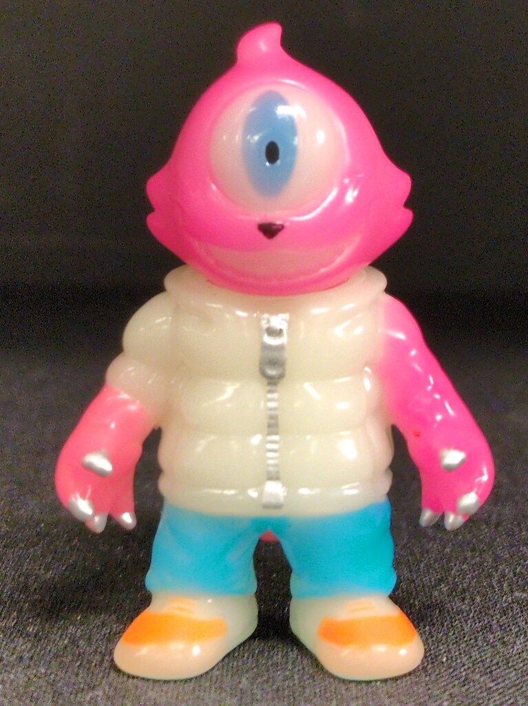 MEDICOMTOY VAG SERIES 41 GYAROMI ギャロミオイド ピンク×蓄光 - メルカリ