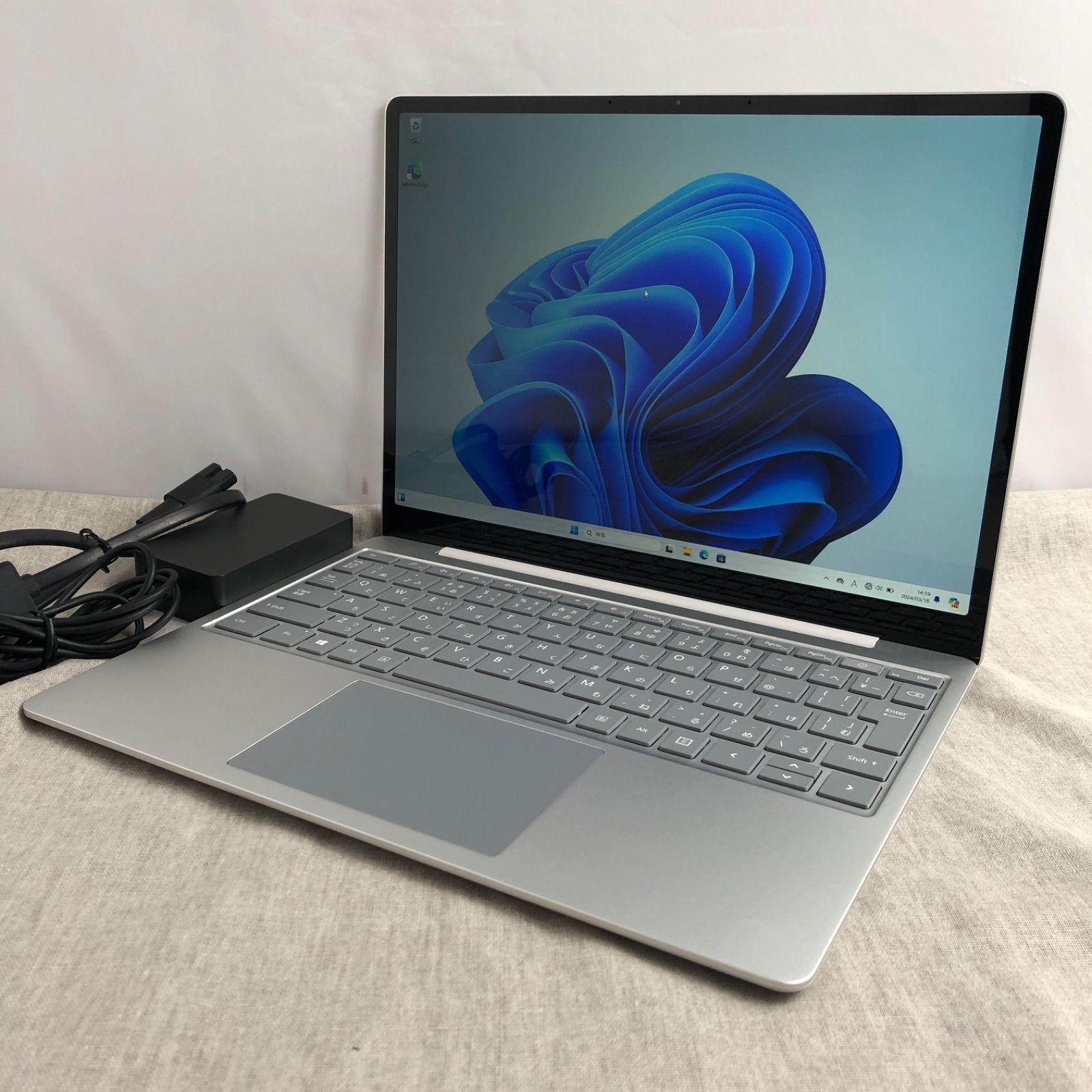 【バッテリー良好】Microsoft マイクロソフト Surface Laptop Go(第 1 世代) 【i5-1035G1・メモリ16GB ...