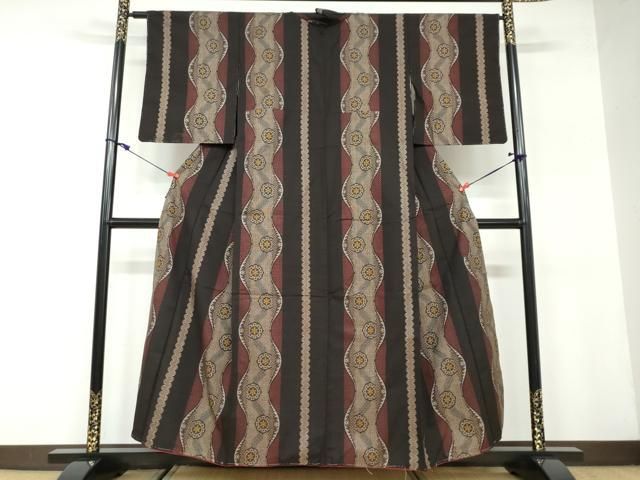 平和屋着物○本場大島紬 幾何学文様 正絹 逸品 DAAV4894ud