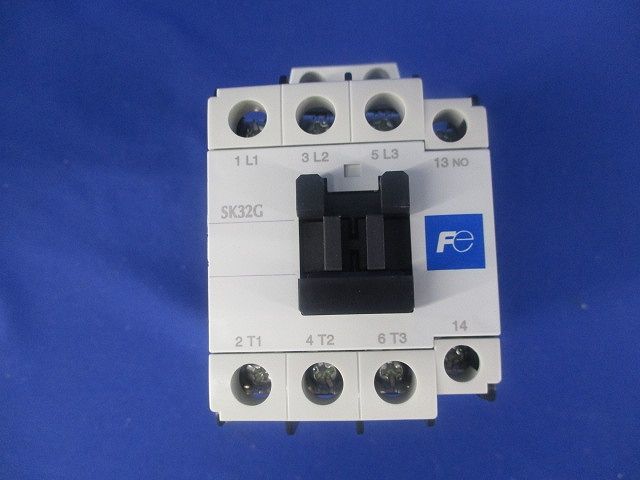 マグネットスイッチ 電磁接触器 直流操作形DC24V 補助接点1a SK32G-E10 - メルカリ