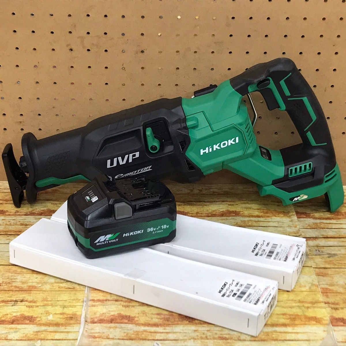ハイコーキ(HIKOKI ※旧:日立工機) コードレスセーバーソー CR36DA(NN)、リチウムイオンバッテリー 36V/4.0Ah ...
