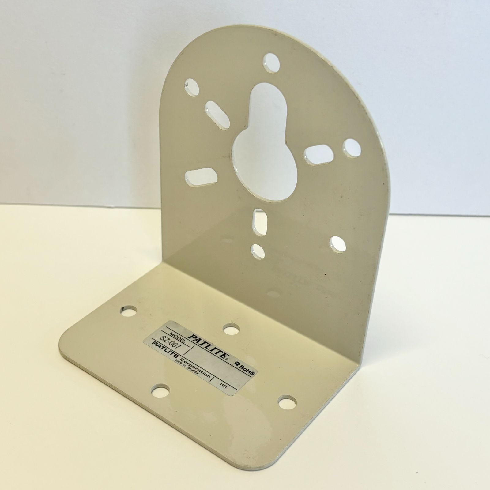 パトライト 壁面取付ブラケット SZ-007 表示回転灯用パーツ/ 回転灯/表示灯 - メルカリ
