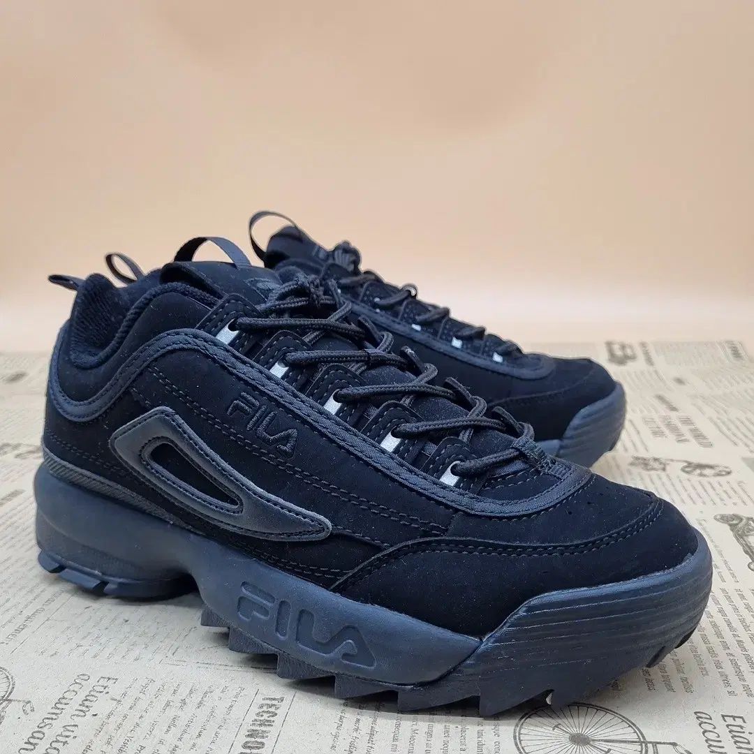 【雷市場（ポンジャン）商品韓国直送】FILA(フィラ) ディスラプター 2 スニーカー 245 - メルカリ