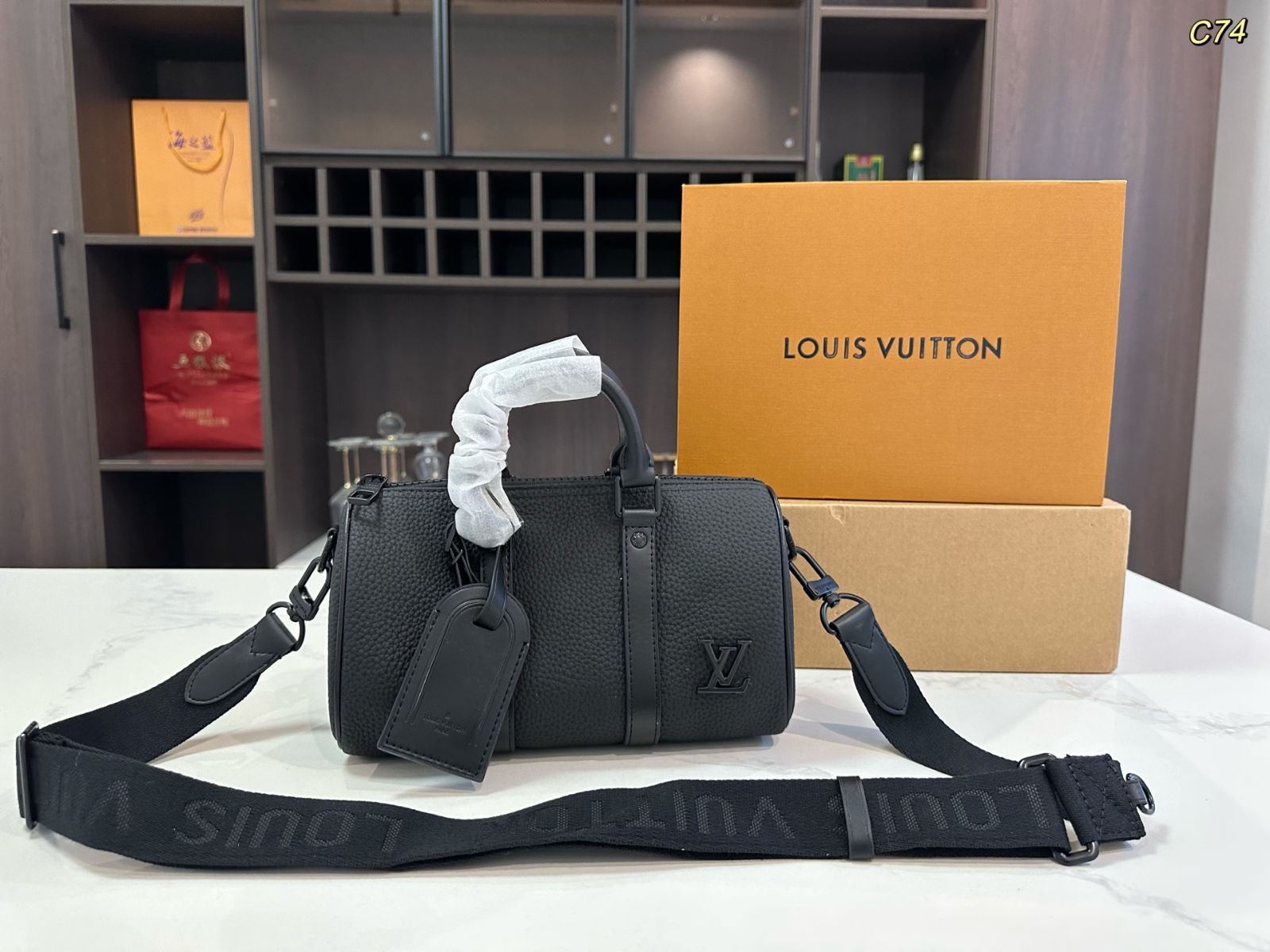 LV KEEPALL25 レリーフピローバッグ -WT0輸入 - メルカリ