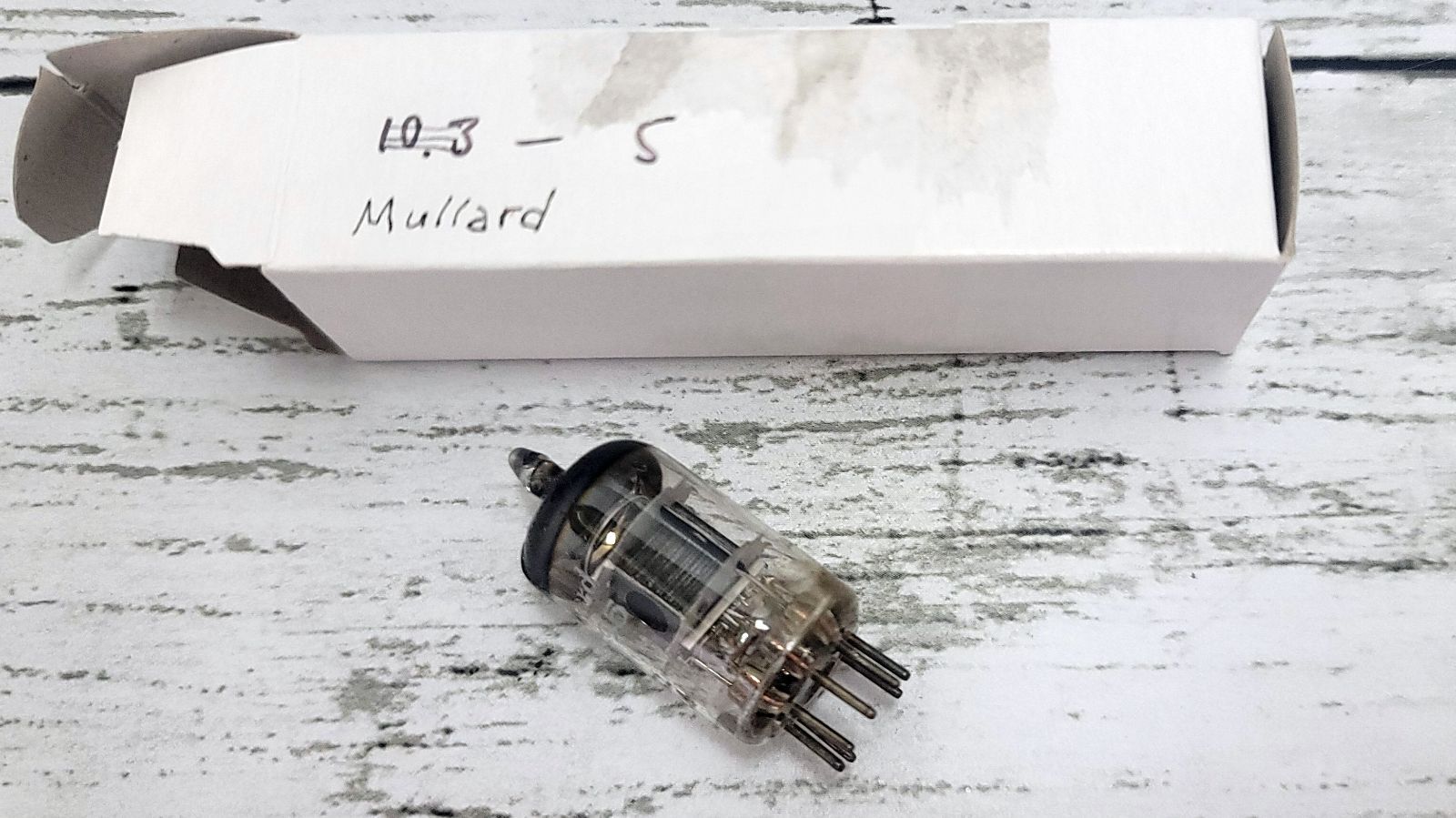 英国製 Mullard（ムラード） 真空管 EF95（M8100） - メルカリ