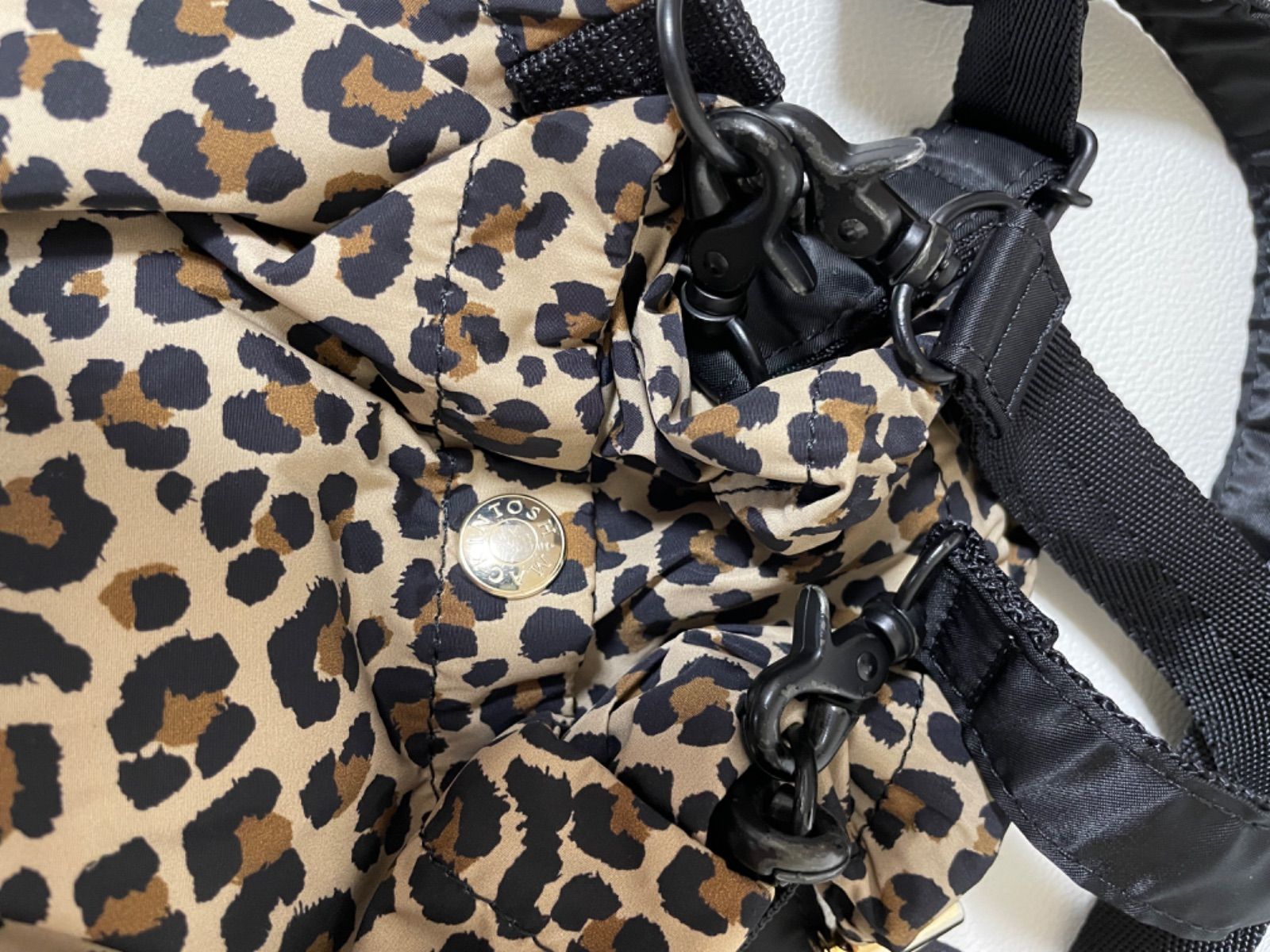 MACKINTOSH x PORTER】レオパード ショルダーバッグ - メルカリ MACKINTOSH x PORTER】レオパード ショルダーバッグ - メルカリ