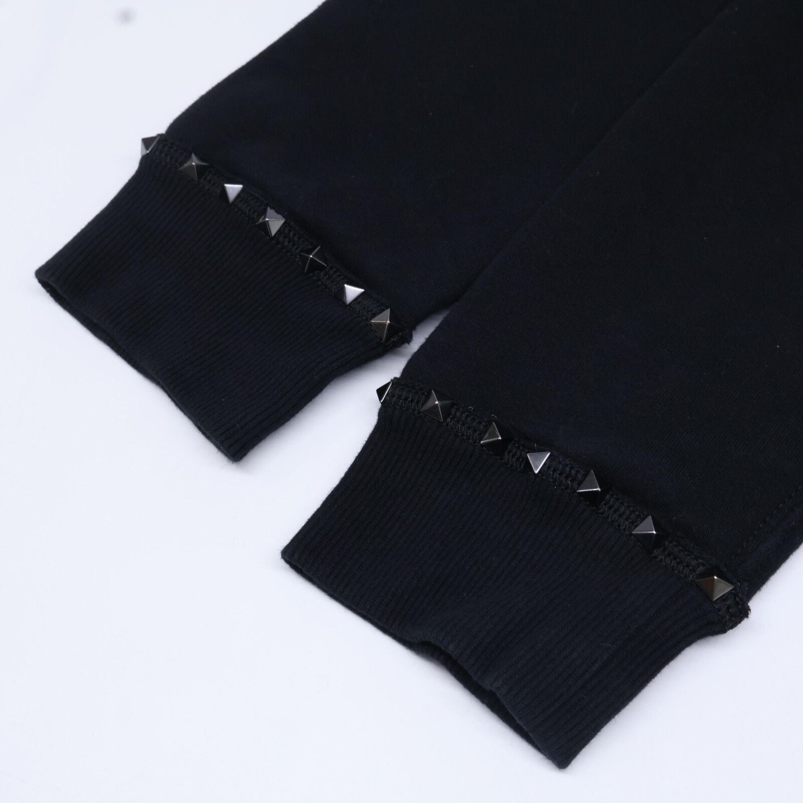 VALENTINO ヴァレンティノ 0000025829 01 ピラミッドスタッズ VALENTINO ヴァレンティノ 0000025829 01 ピラミッドスタッズ